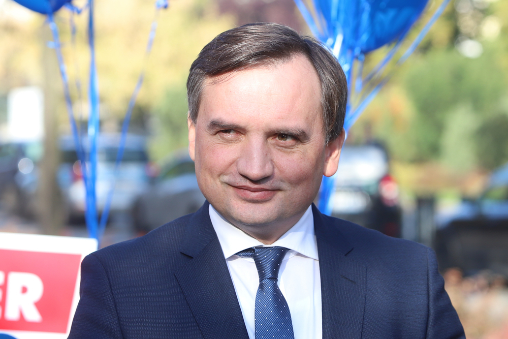 Ungarn gir asyl til tidligere polsk minister under etterforskning ...