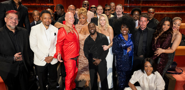 Kevin Hart forsvarer George Floyd-vitsen under den siste Roast ...