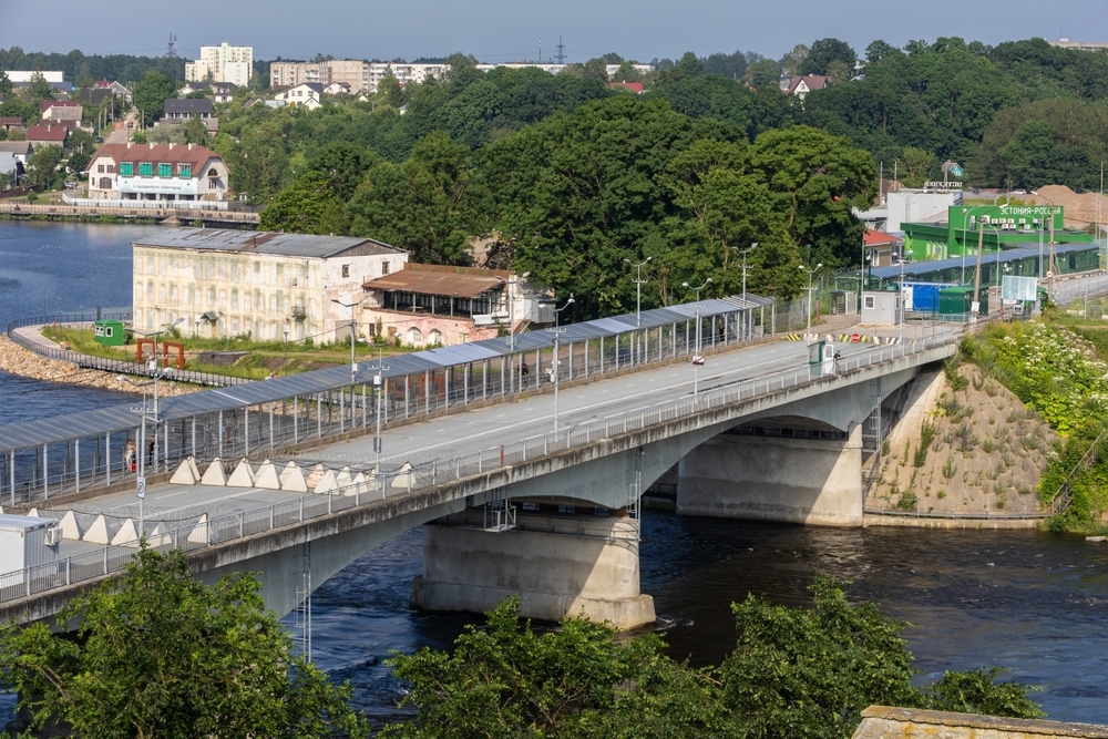 Russiske jagerfly krenker estisk luftrom i en "uhørt og skamløs ...