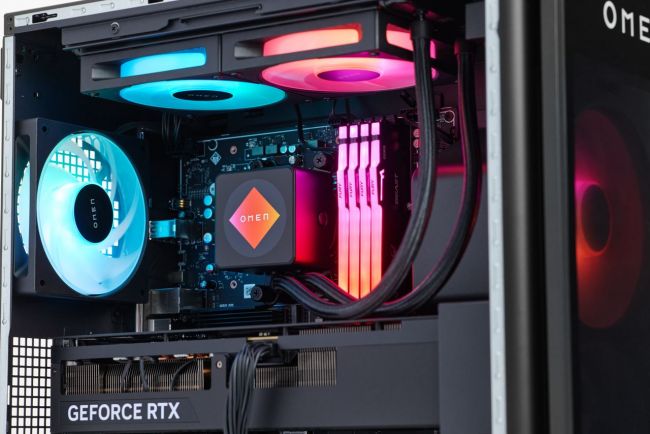 HP introduserer den kompakte, tilpasningsdyktige og fancy OMEN 35L ...