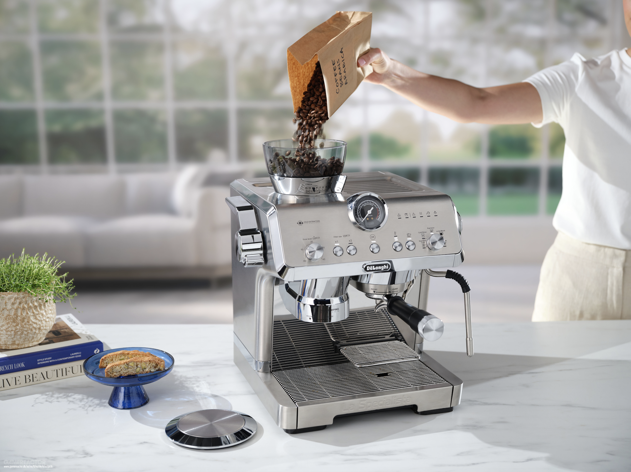 Nye Delonghi La Specialista Opera tar opp kampen med Sage - - Gamereactor